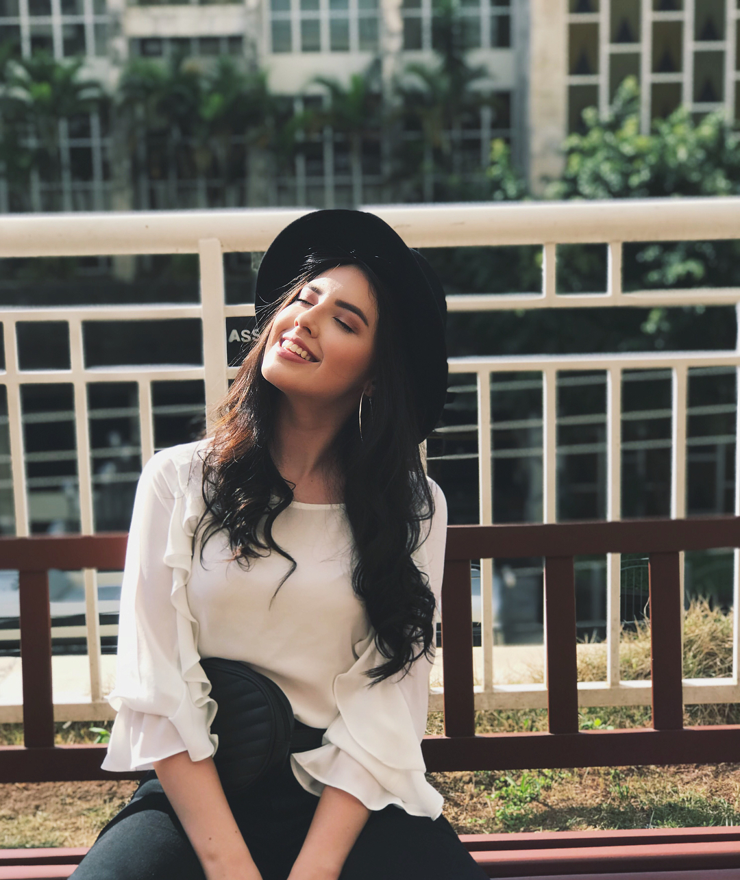 Confira 30 looks e inspire-se no estilo de Esther Marcos | Mulher ...